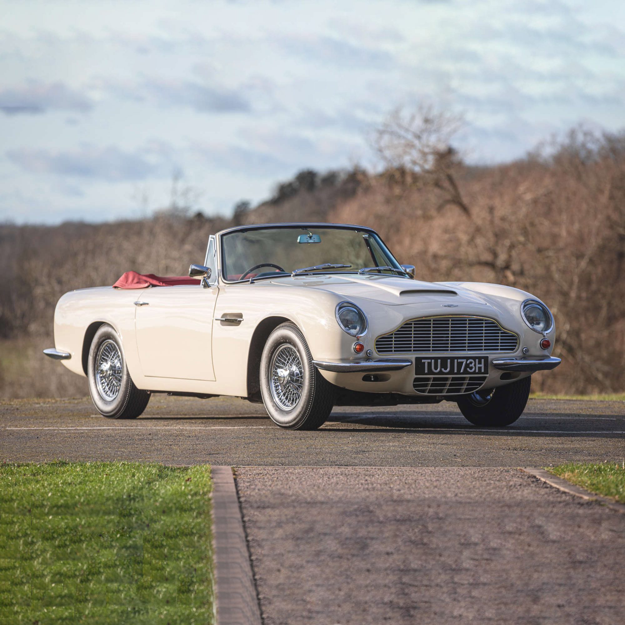 The Aston Martin DB6 Mk2 Volante - Oracle Finance